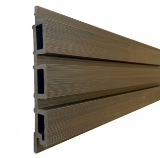 Lambriu WPC (compozit lemn cu plastic), coextrudat, pentru fațadă ...